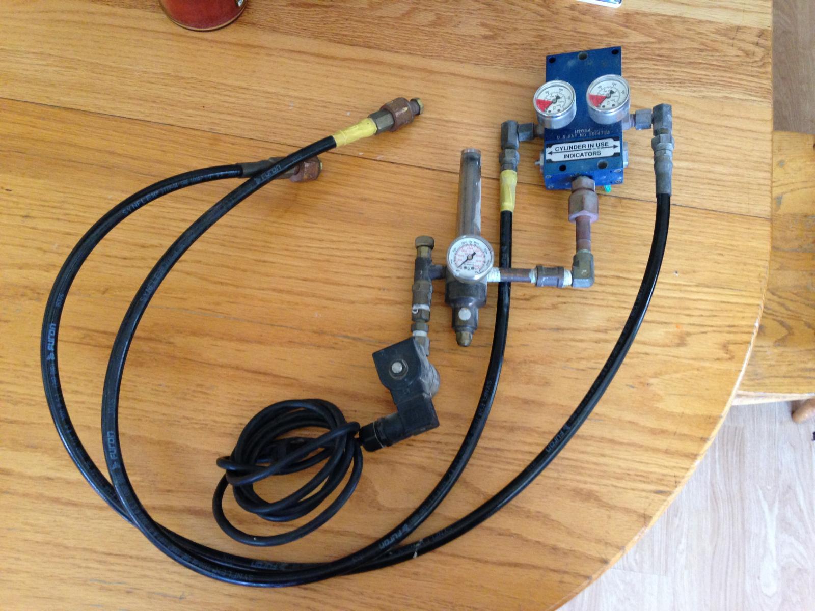 Massachusetts - Automatic co2 cylinder changeover switch $199 ...